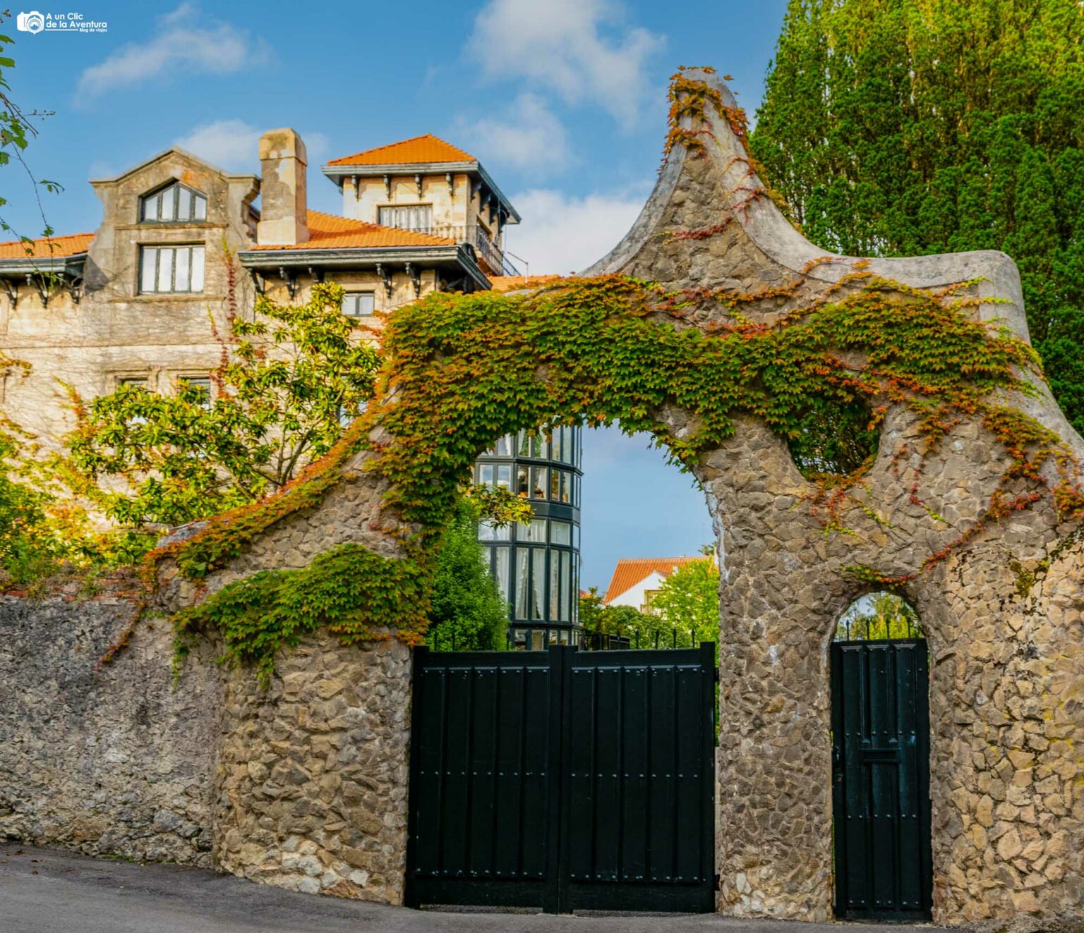 12 lugares que ver en COMILLAS, la villa modernista de Cantabria ️